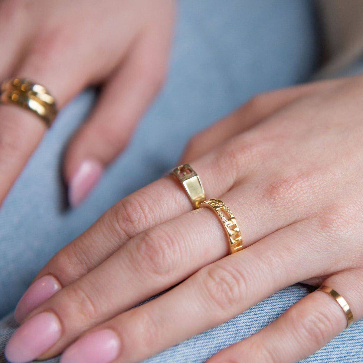 10K Gold Michelle Initial Ring